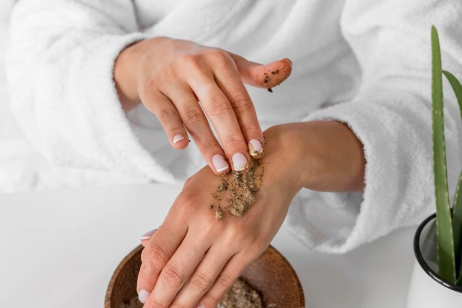 6 Urutan Perawatan Badan Wanita yang Aman dan Efektif | JAC